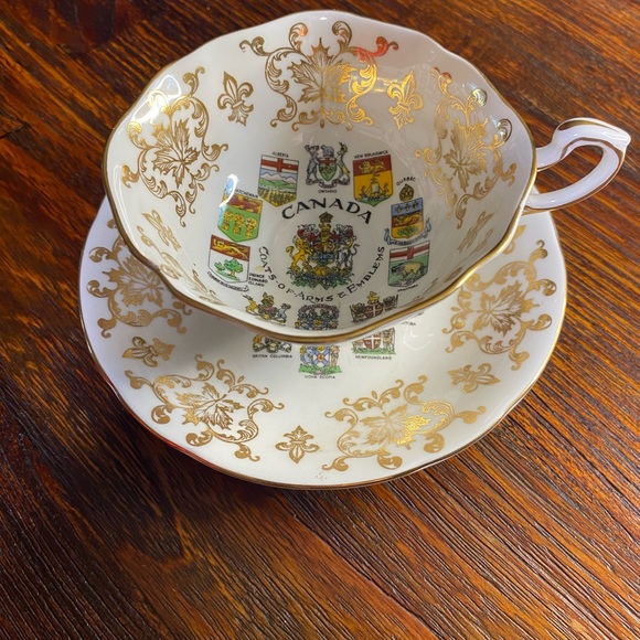 PARAGON | Dining | Paragon Canada Coat Of Arms Emblems Fine Bone China ...